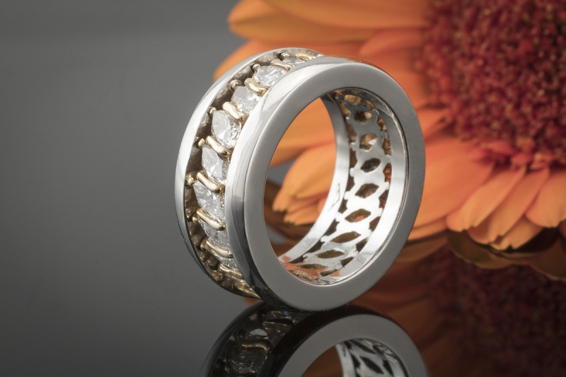 Memoire Ring mit Navette Diamanten Besonders in Bicolor Weißgold Gold