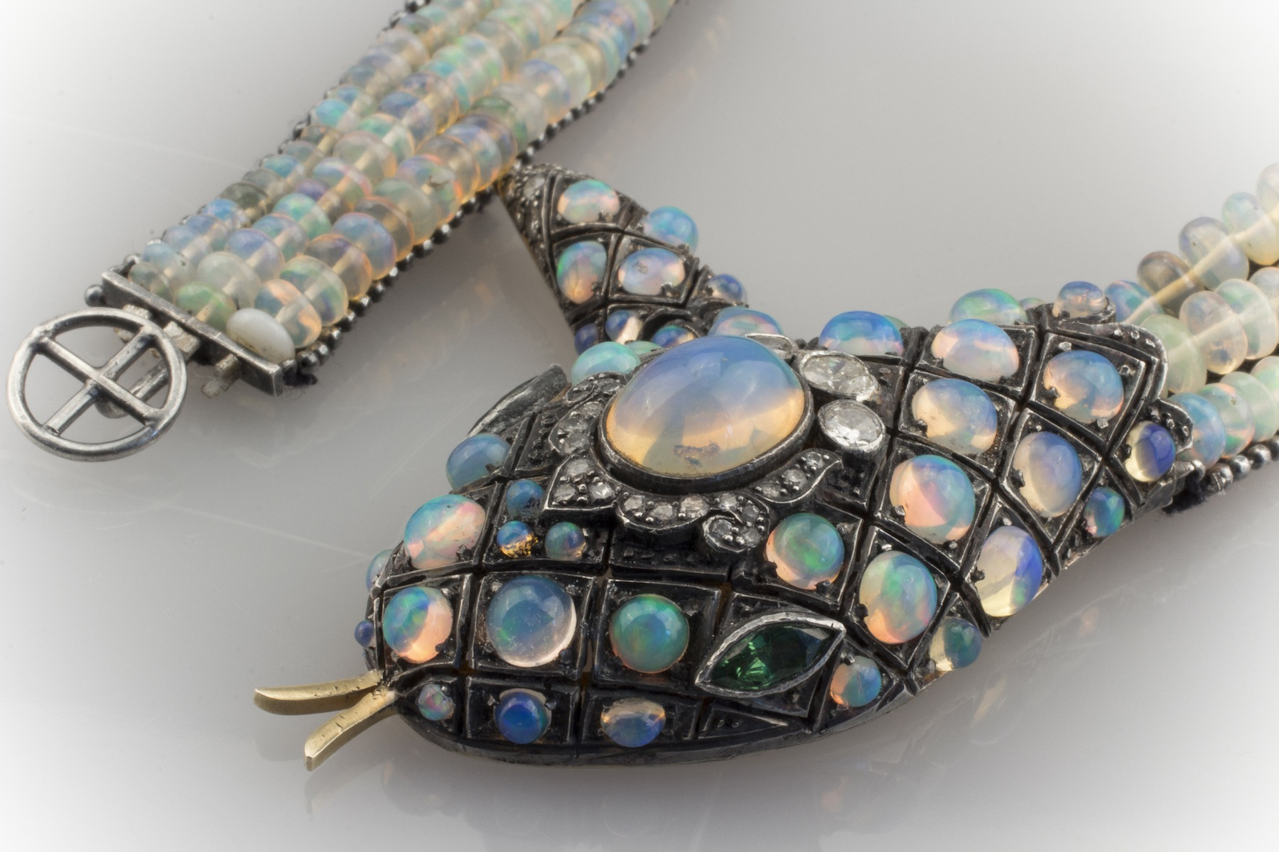 Rarität Antik Opal Collier Schlange Motiv Opal Diamant Tsavorit